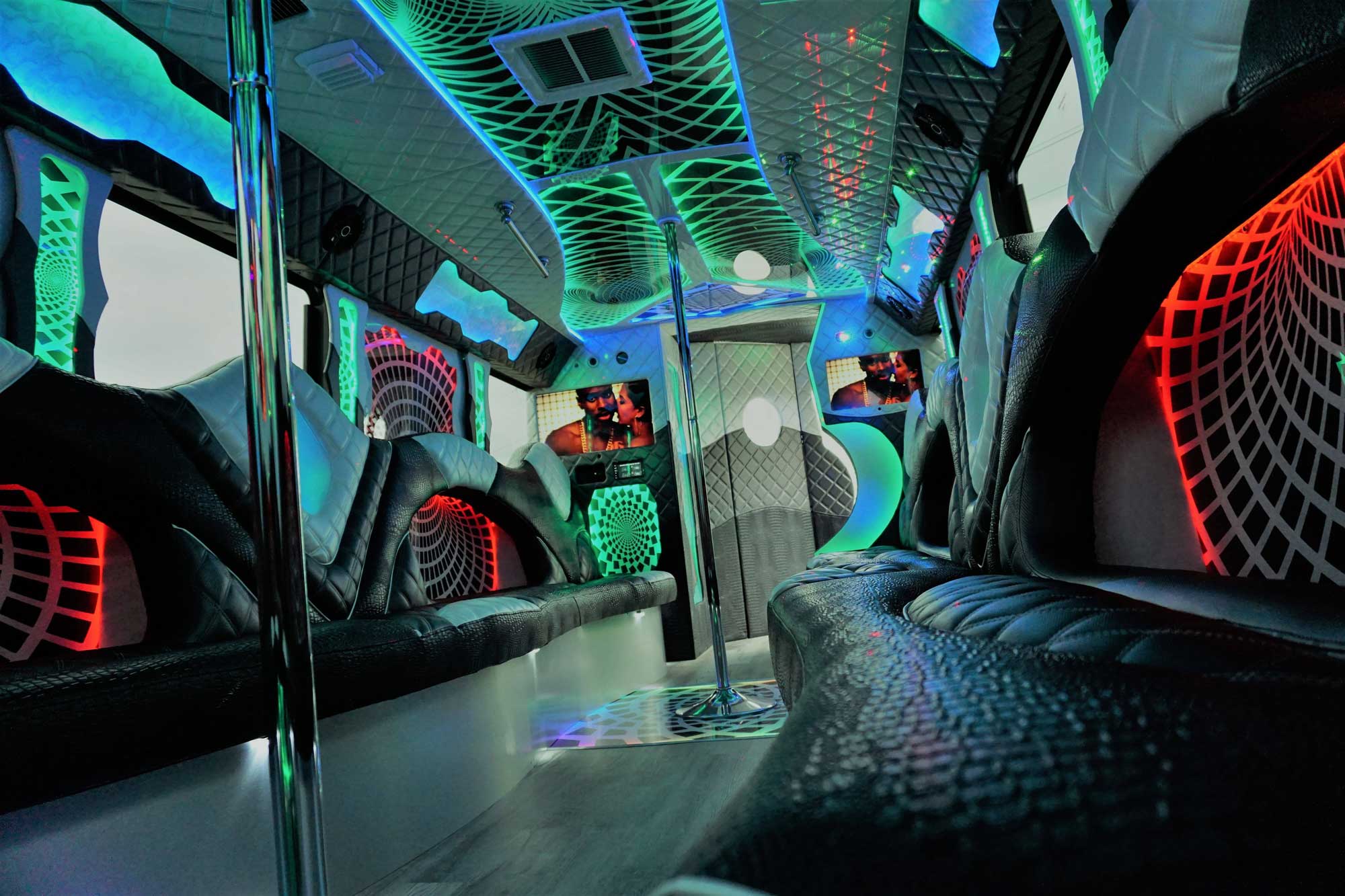 ᑕ ᑐ Chicago Party Bus (34 Passengers) - Encore Edition for Hire